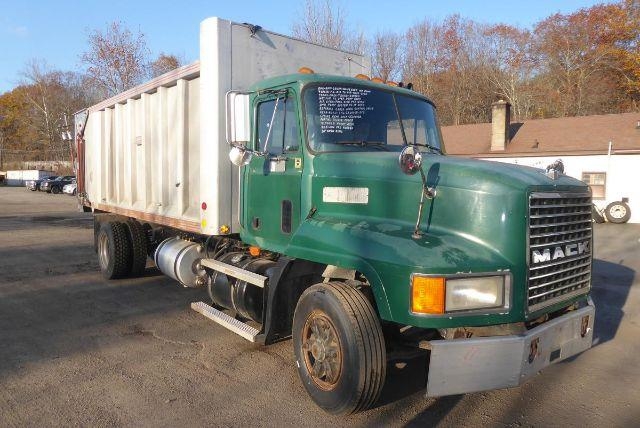 Mack CH612