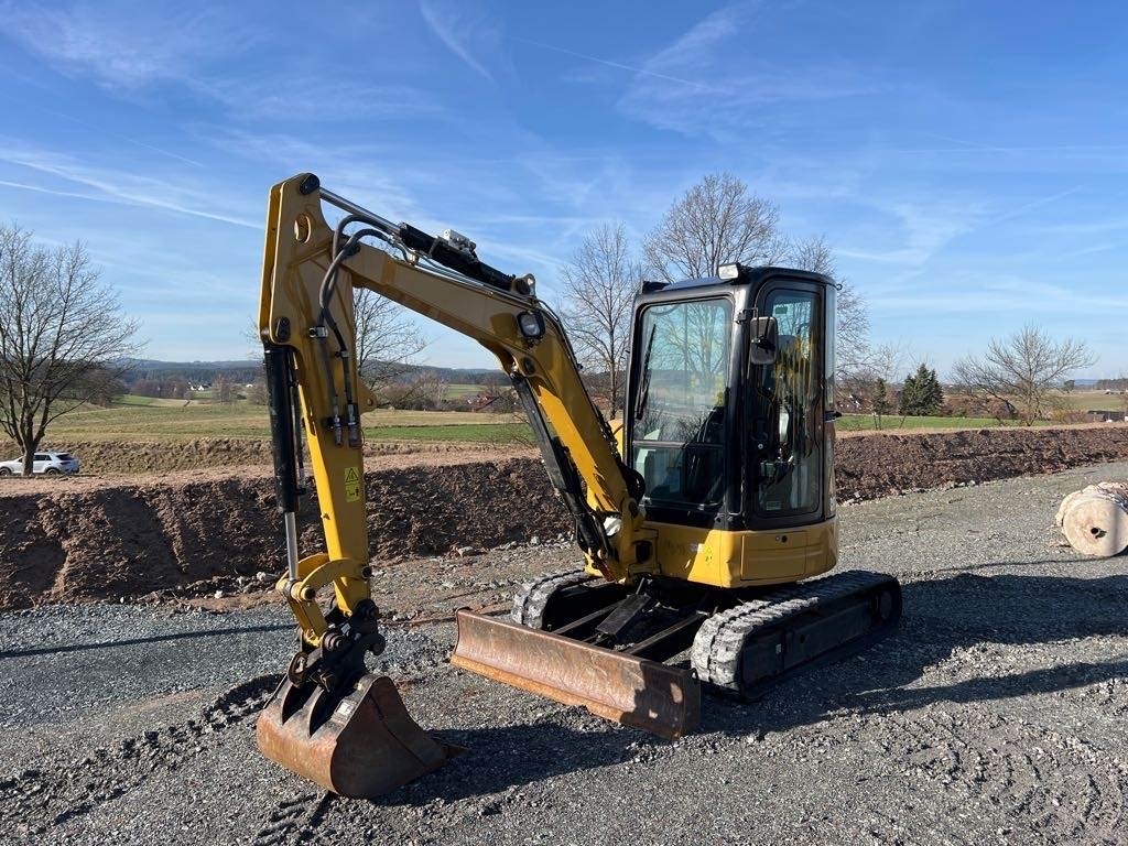 CAT 303.5ECR - Kettenbagger / Minibagger - Produkte - Wacker Neuson