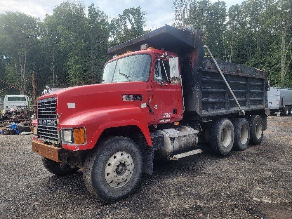 Mack CH613