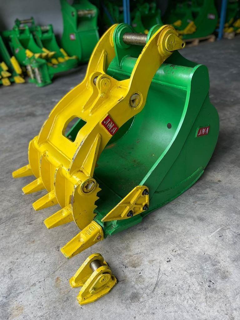 JM Attachments GP Bucket w HydPRT 30" for Takeuchi TB180