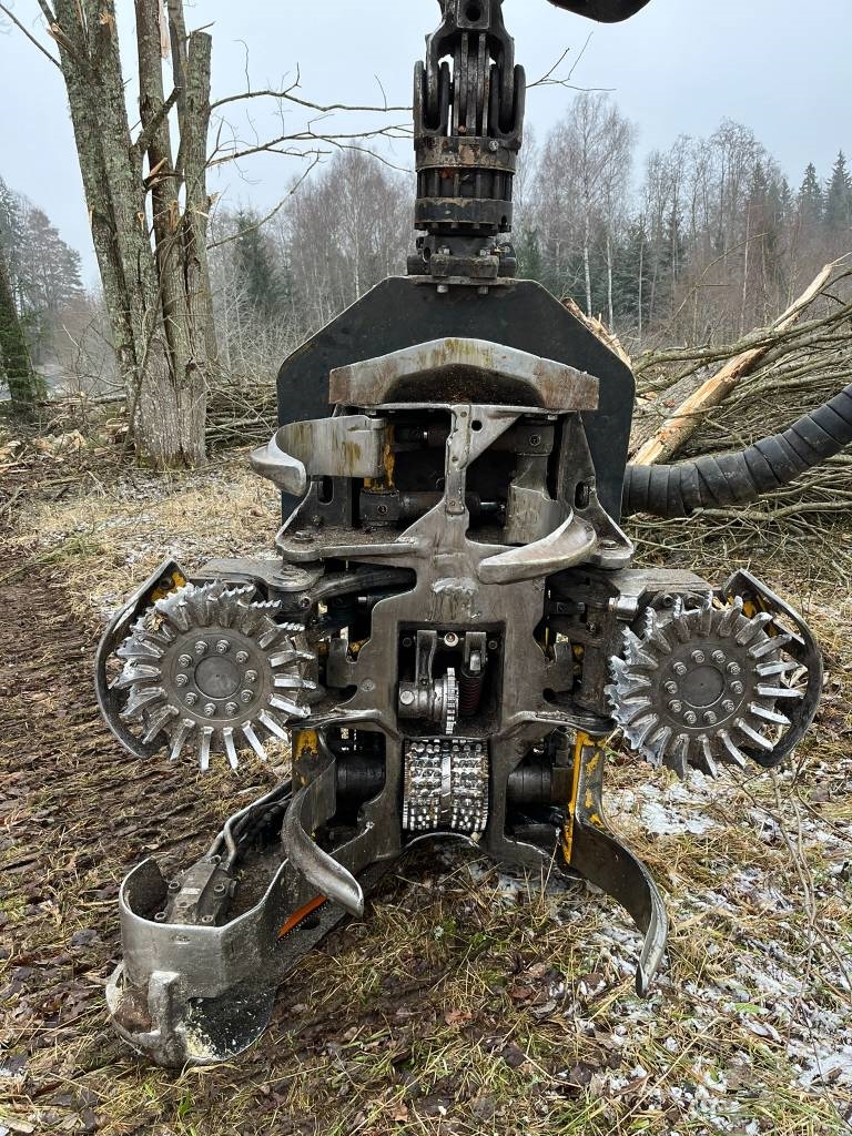 Ponsse Scorpion King - Harvesters - Forestry - Construction Machinery ...