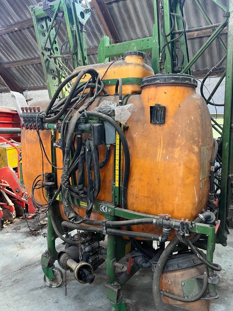 Amazone UF 1200 - Mounted sprayers - Agriculture - Danish Agro Machinery