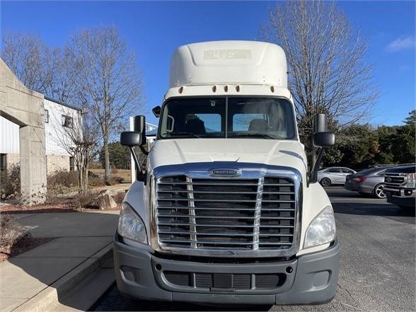 Freightliner CASCADIA 125