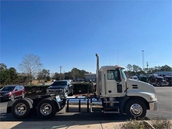 Mack VISION CX613