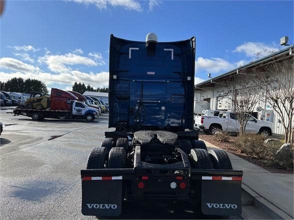 Volvo VNL64T760