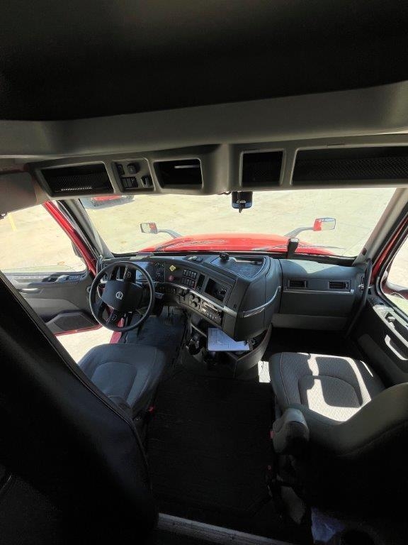 Volvo VNL64T760