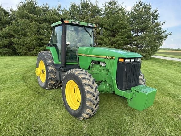 John Deere 8400