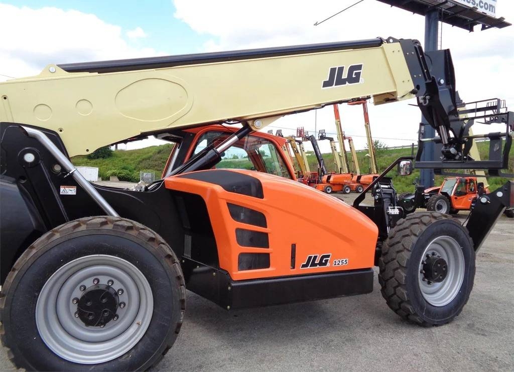 JLG 1255