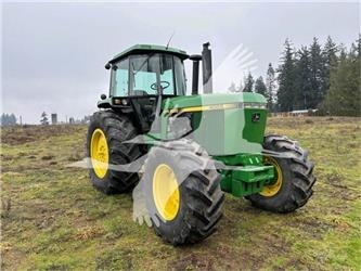 John Deere 4055