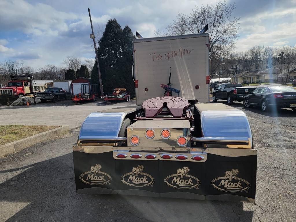 Mack RWS788LST Superliner