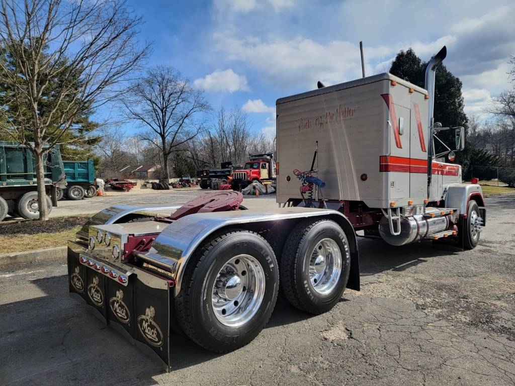 Mack RWS788LST Superliner