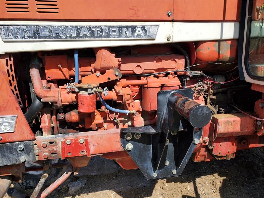 International 856