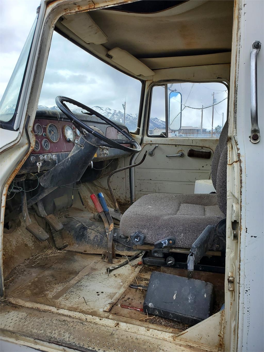 International LoadStar 1850