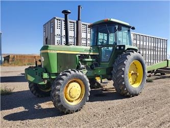 John Deere 4430