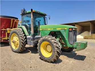 John Deere 8400
