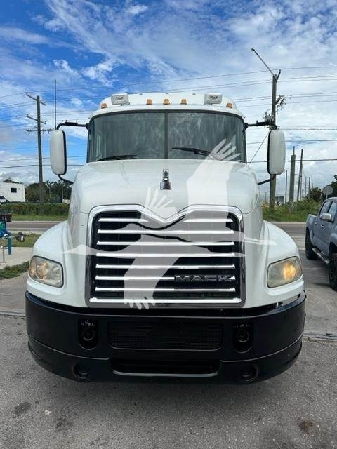 Mack PINNACLE CXU613