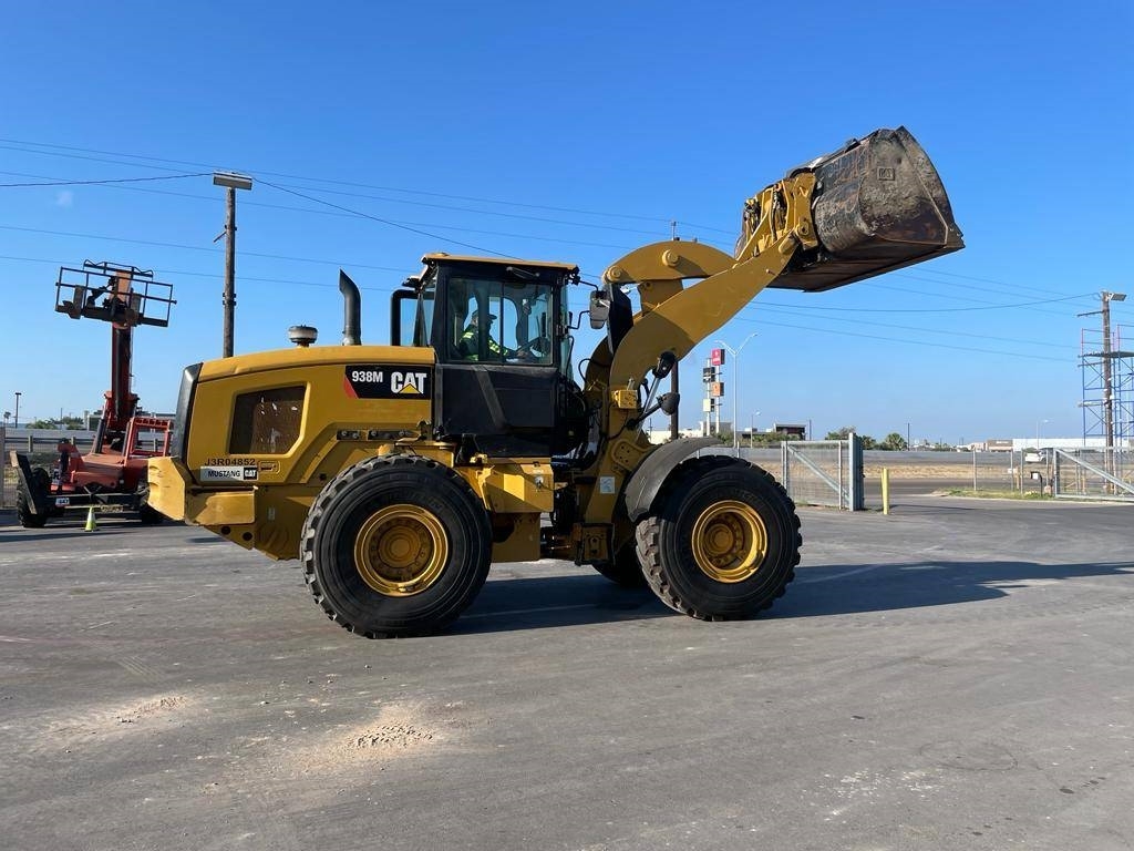 CAT 938M