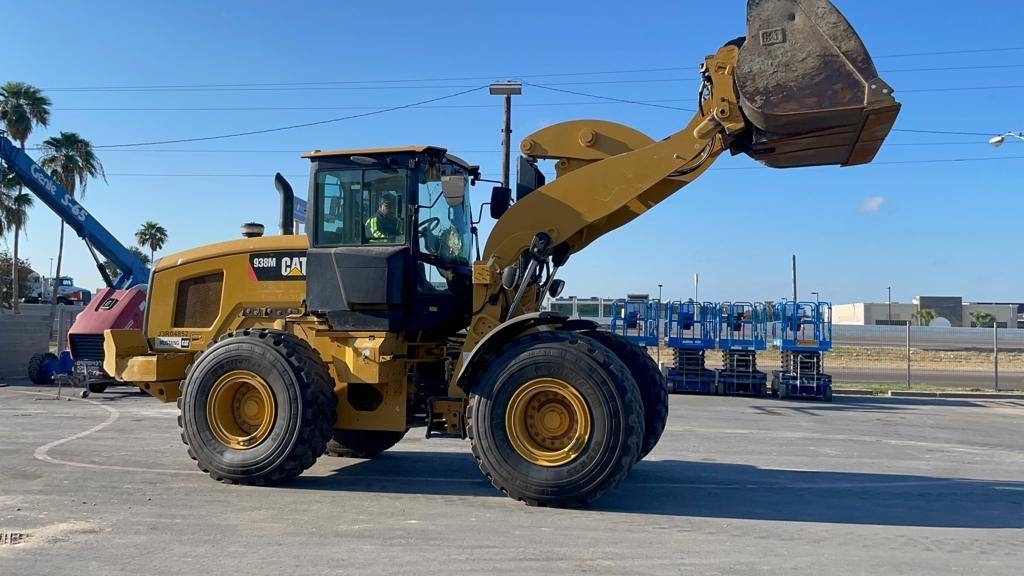 CAT 938M