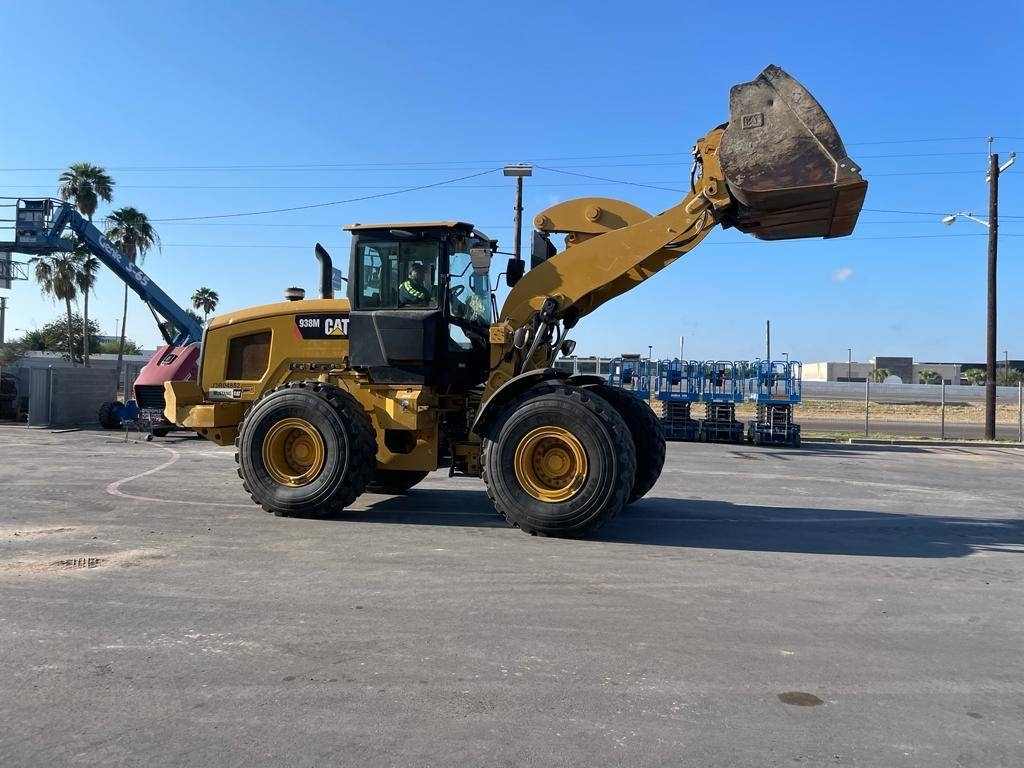 CAT 938M