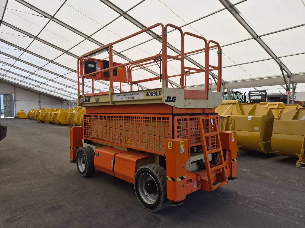 JLG 4096 LE + outriggers (Multiple units available) - Scissor lifts ...