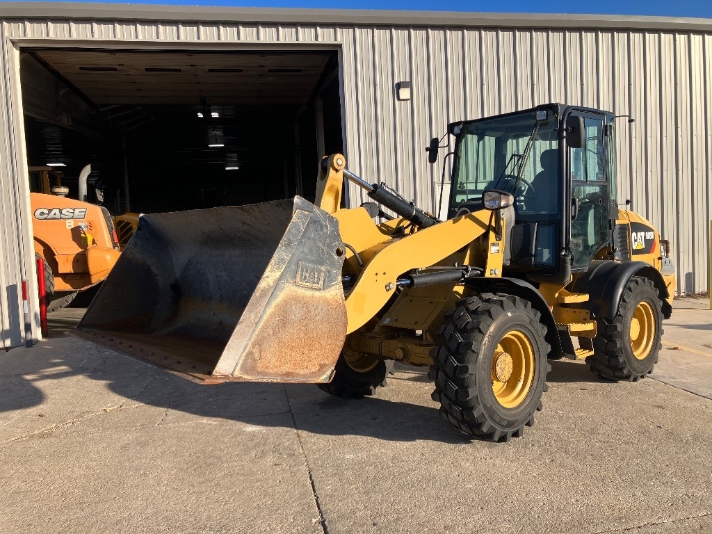 CAT 908m