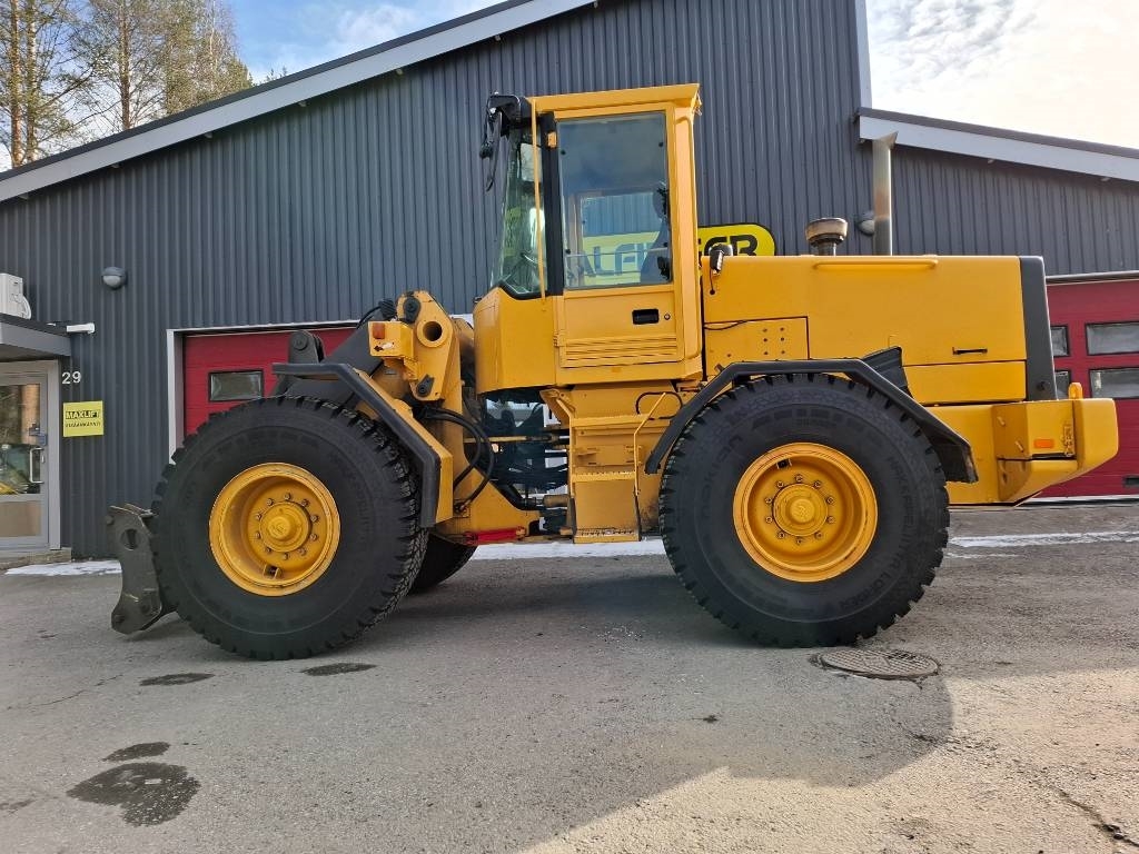 Volvo L70B - Pyöräkuormaajat - Maarakennus - KH-KONEET