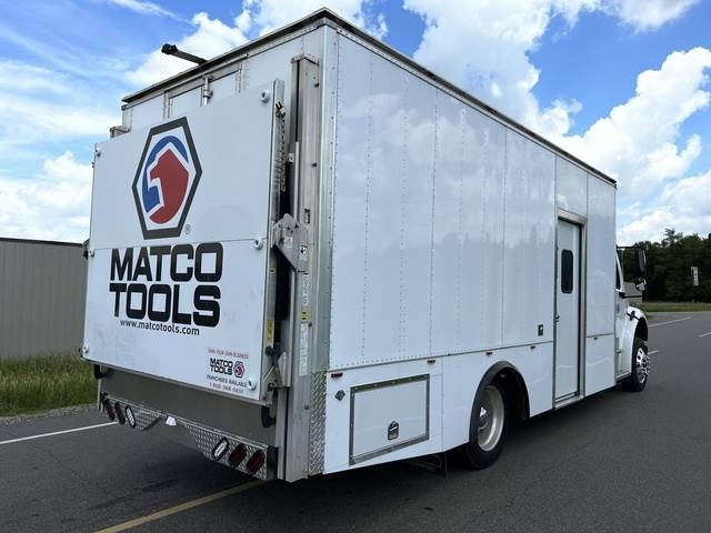 Freightliner TOOL TRUCK