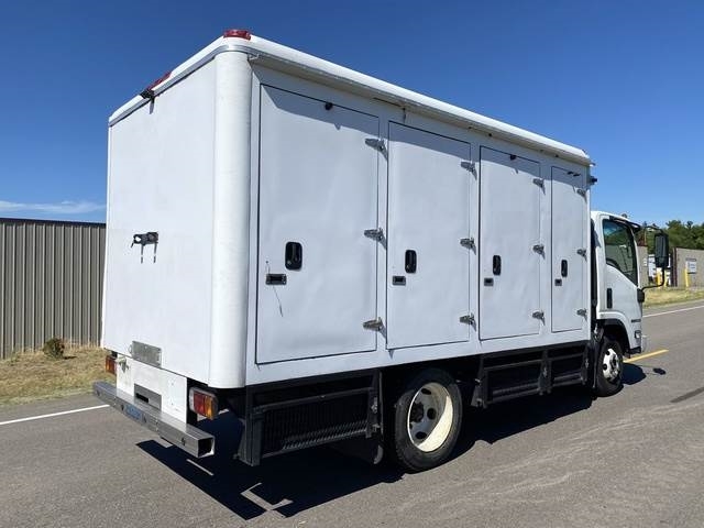 Isuzu NPR JOHNSON REFRIGERATED BODY