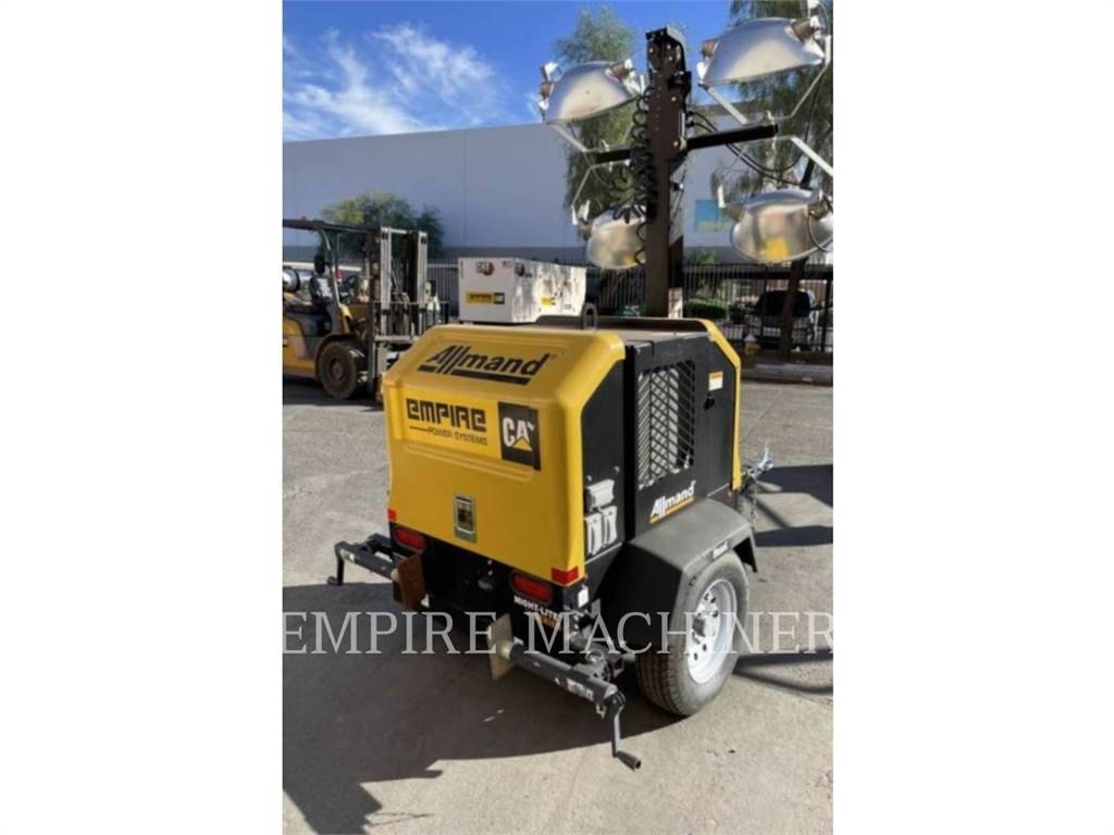 Allmand LT-NLV - torre de alumbrado - Construcción - CATERPILLAR WORLDWIDE