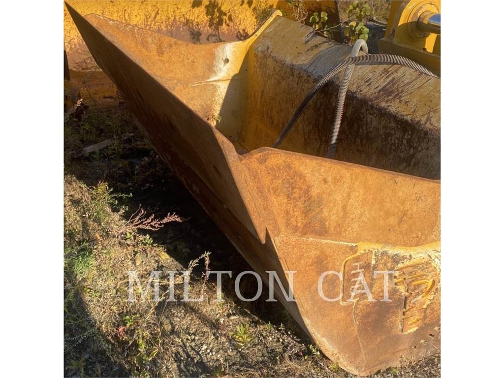 AMI AttachmentsT CB LINKAGE 72 TILT BUCKET