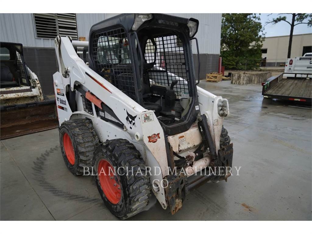 Bobcat S590 - Skid Steer Loaders - Construction - CATERPILLAR WORLDWIDE