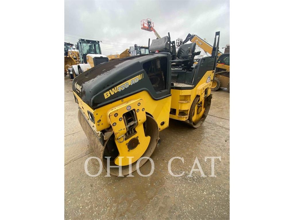 Bomag BW138 - rodillos combinados - Construcción - CATERPILLAR WORLDWIDE