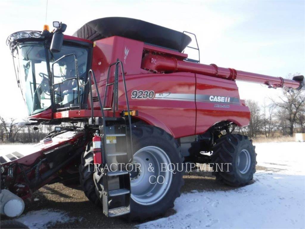 Case IH 9230 - combines - Agriculture - CATERPILLAR WORLDWIDE