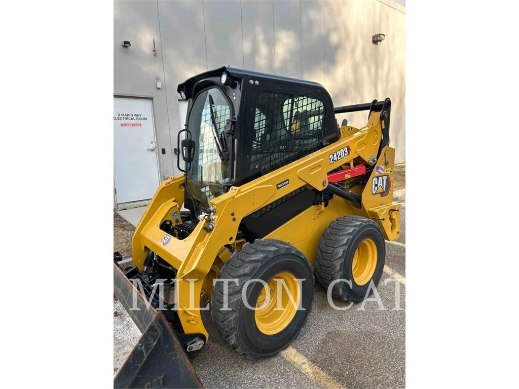 CAT 242D3 - Minicargadoras - Construcción - CATERPILLAR WORLDWIDE