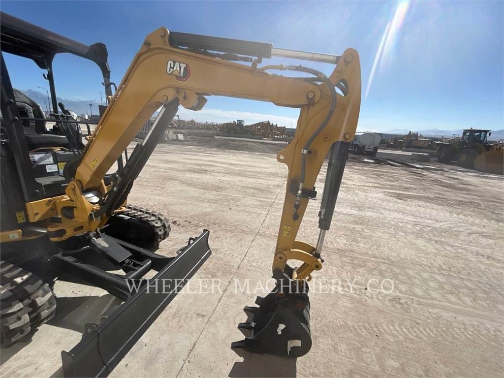 CAT 302.7 C1