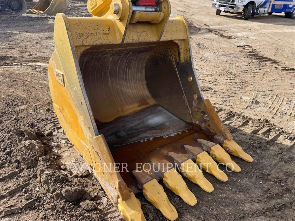 CAT 323