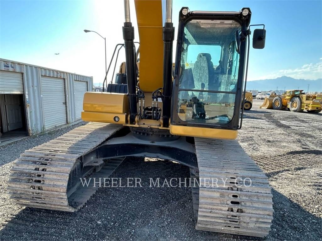 CAT 323 TH - Escavadoras de rastos - Equipamentos Construção ...