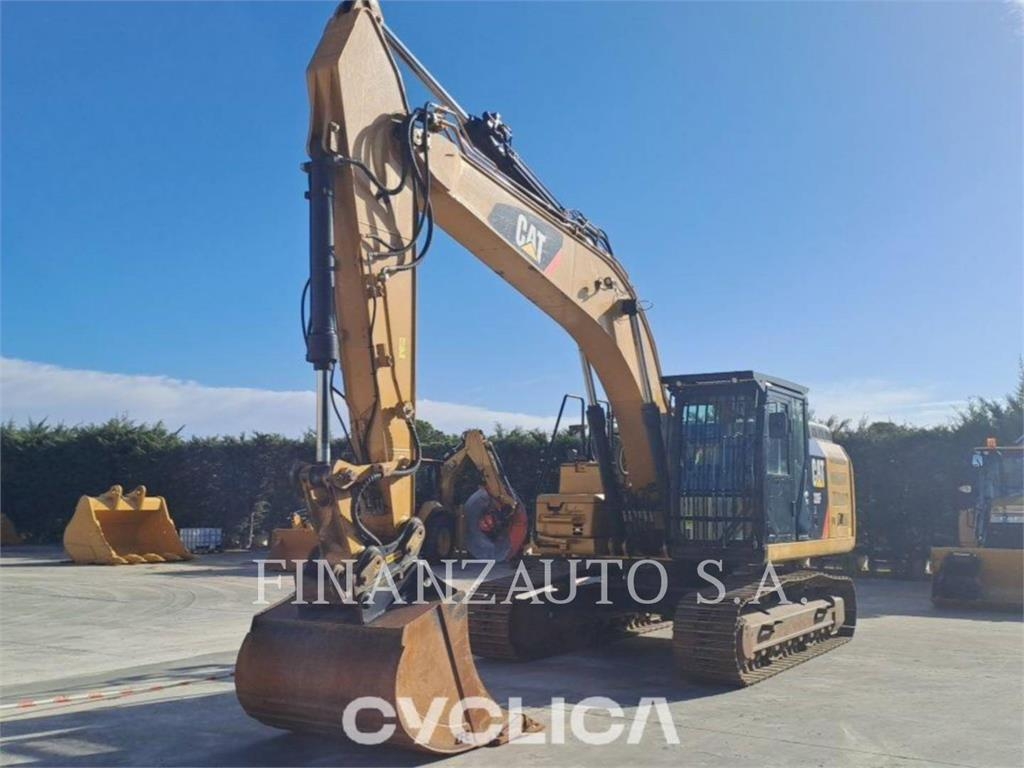 2017 CAT 326F For Sale - 142,611 USD | Cat Used