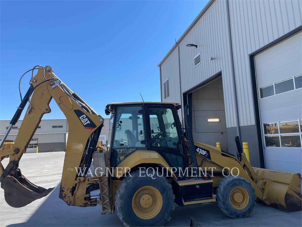 CAT 430F2 4WD