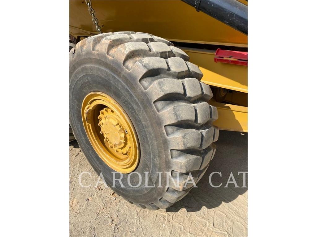 2022 CAT 725 For Sale - 385,000 USD | Cat Used