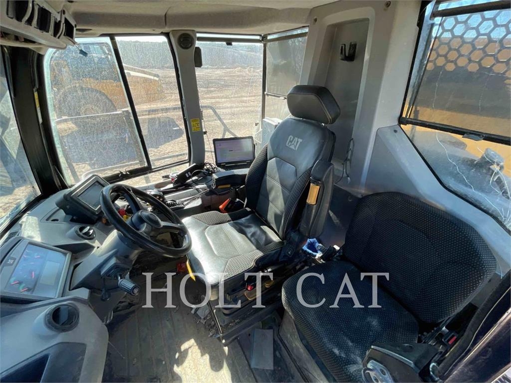 CAT 74504 - アーティキュレート式ダンプトラック - 建設 - CATERPILLAR WORLDWIDE