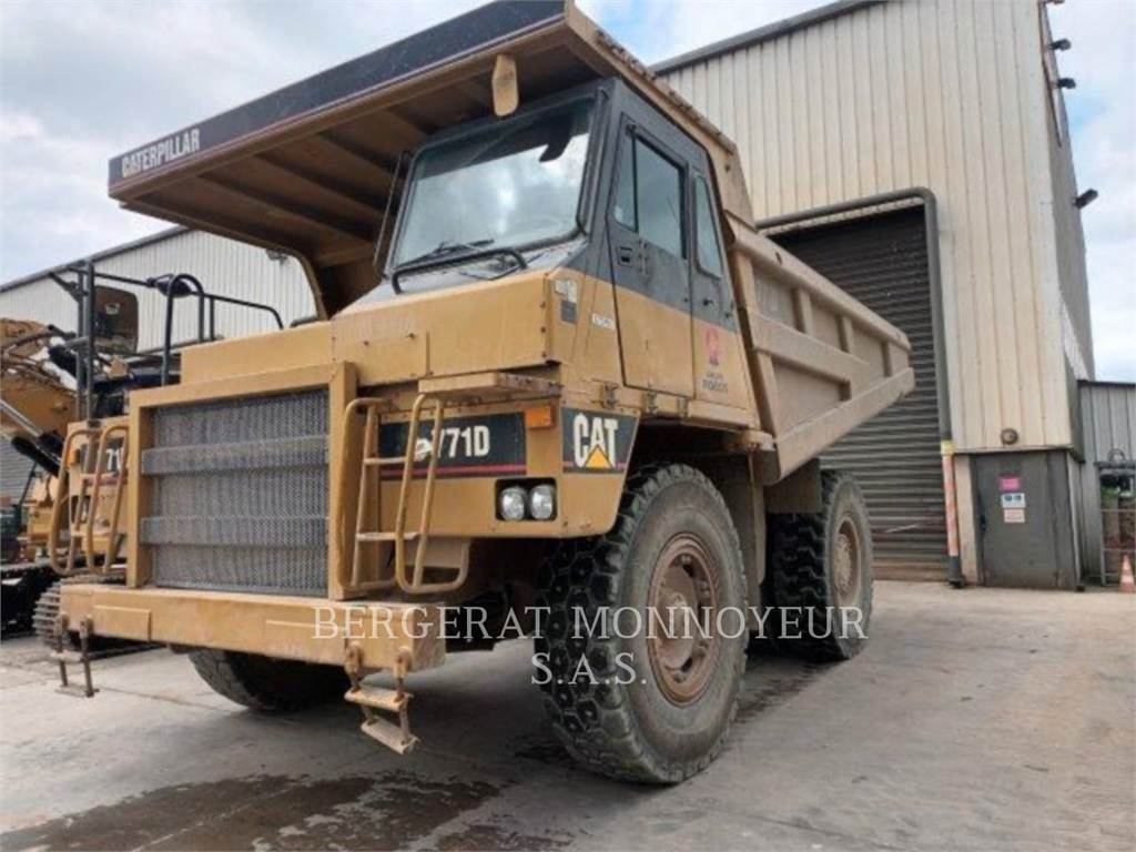 CAT 771D - アーティキュレート式ダンプトラック - 建設 - CATERPILLAR WORLDWIDE