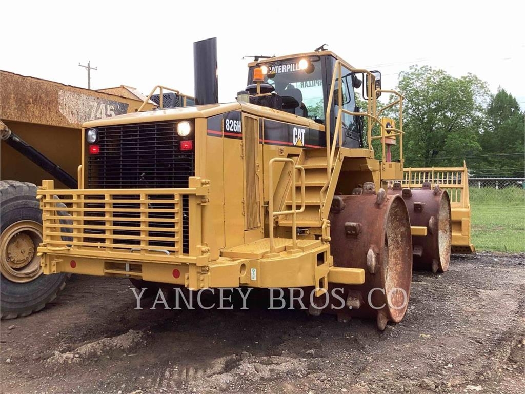 CAT 826H - ソイルコンパクター - 建設 - CATERPILLAR WORLDWIDE