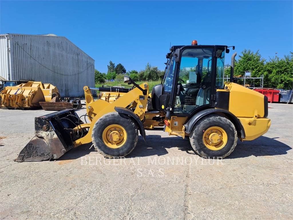 CAT 906M - Cargadoras sobre ruedas - Construcción - CATERPILLAR WORLDWIDE