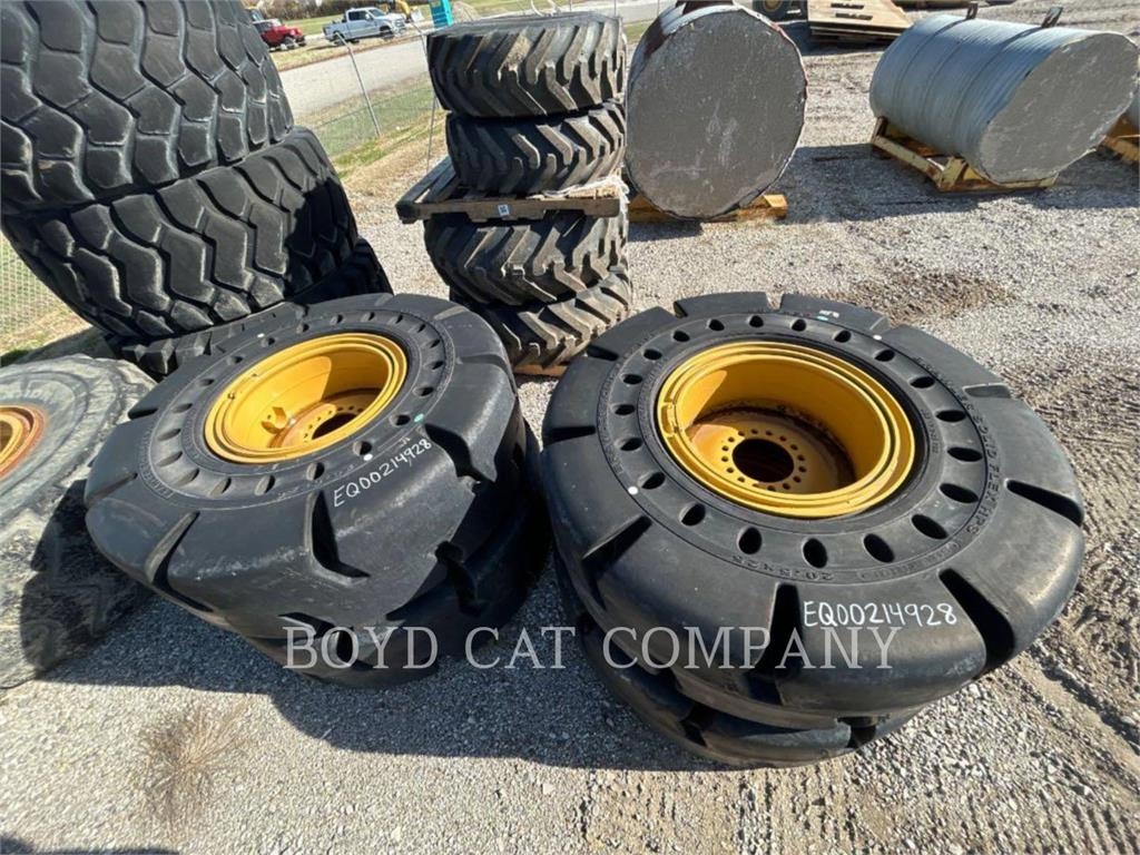 CAT 930 TIRES - neumáticos - Construcción - CATERPILLAR WORLDWIDE