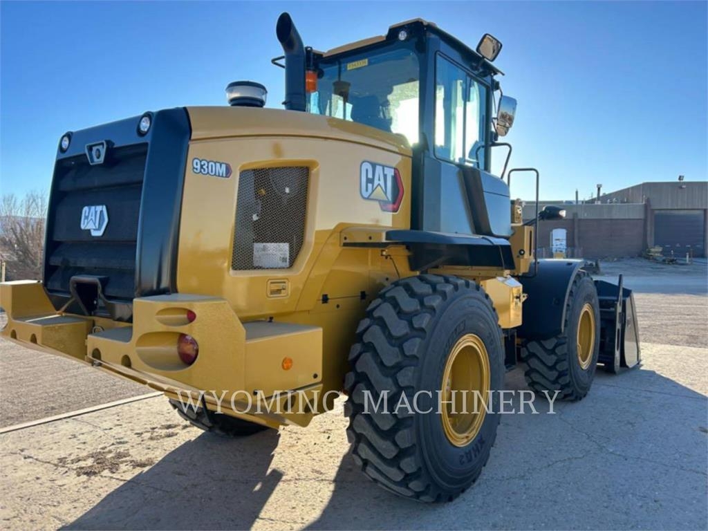 CAT 930M