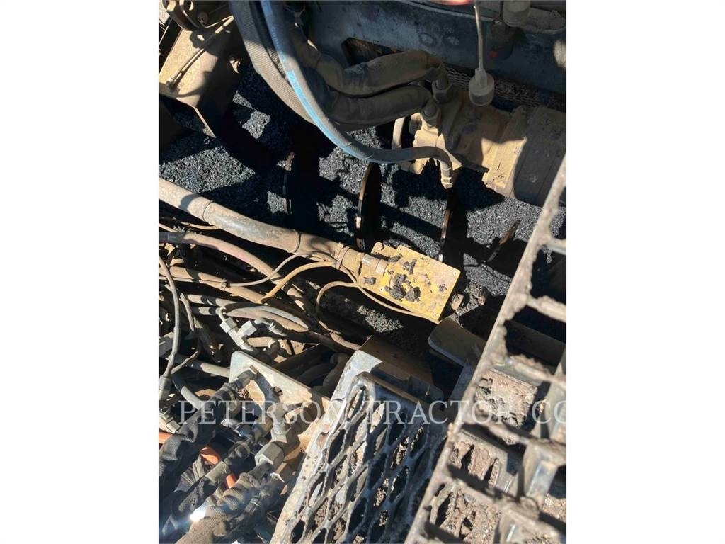 CAT AP1055F - 沥青摊铺机 - 建筑设备 - CATERPILLAR WORLDWIDE