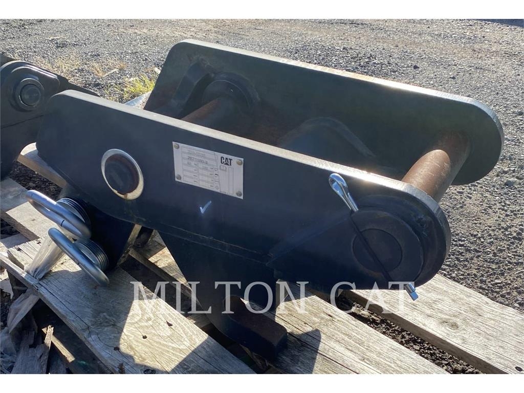 CAT BHL QUICK COUPLER, CASE BOTTOM