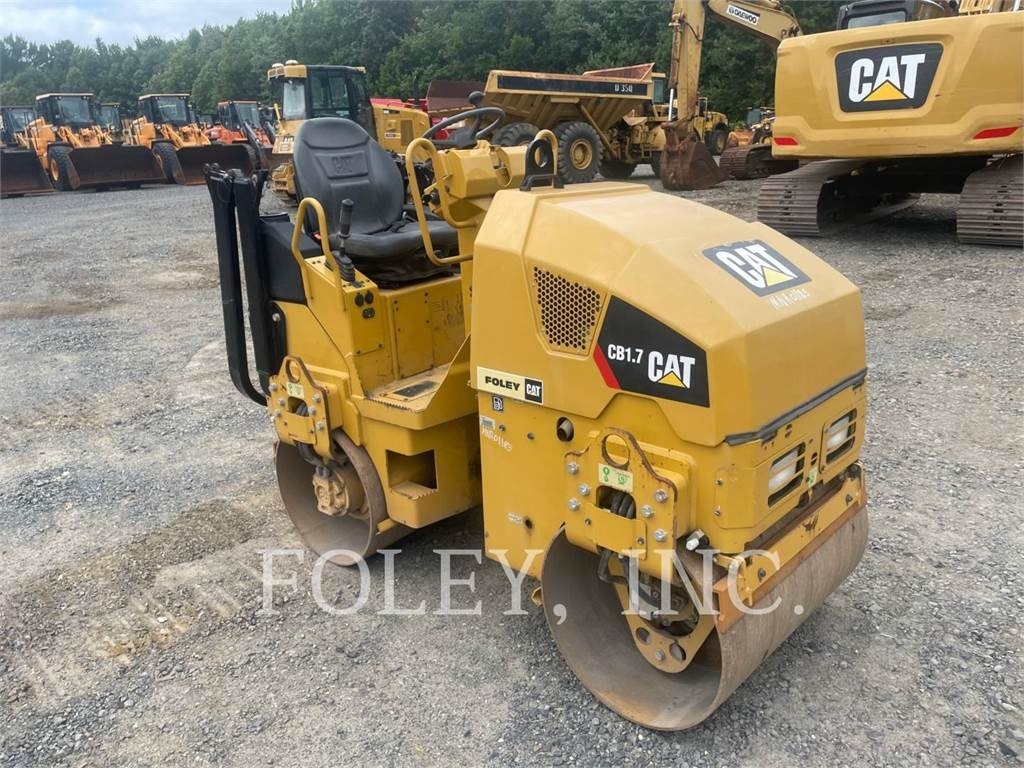 CAT CB1.7 - Rodillos de doble tambor - Construcción - CATERPILLAR WORLDWIDE