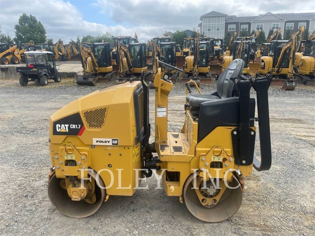 CAT CB1.7 - Rodillos de doble tambor - Construcción - CATERPILLAR WORLDWIDE